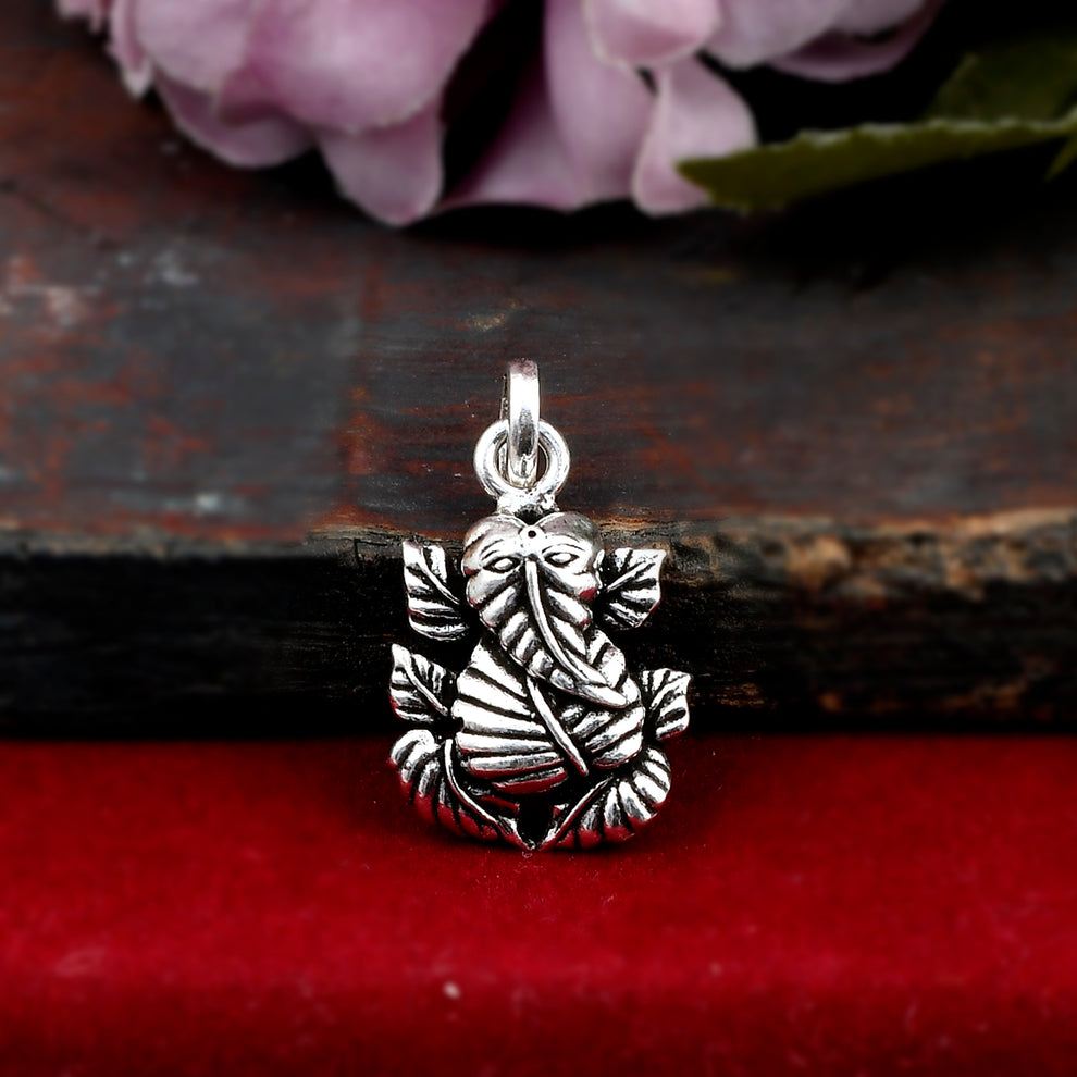"Lord Ganesha Locket Pendant in Silver - Divine Blessings and Artisan ...